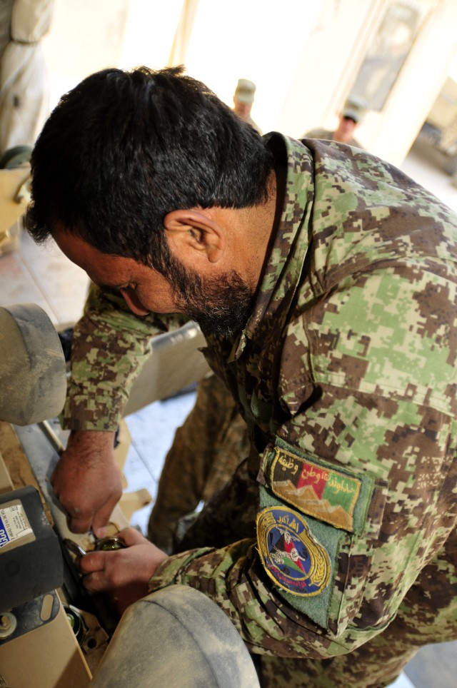 Afghan National Army Soldiers, 25th CAB turn Wrenches Together ...