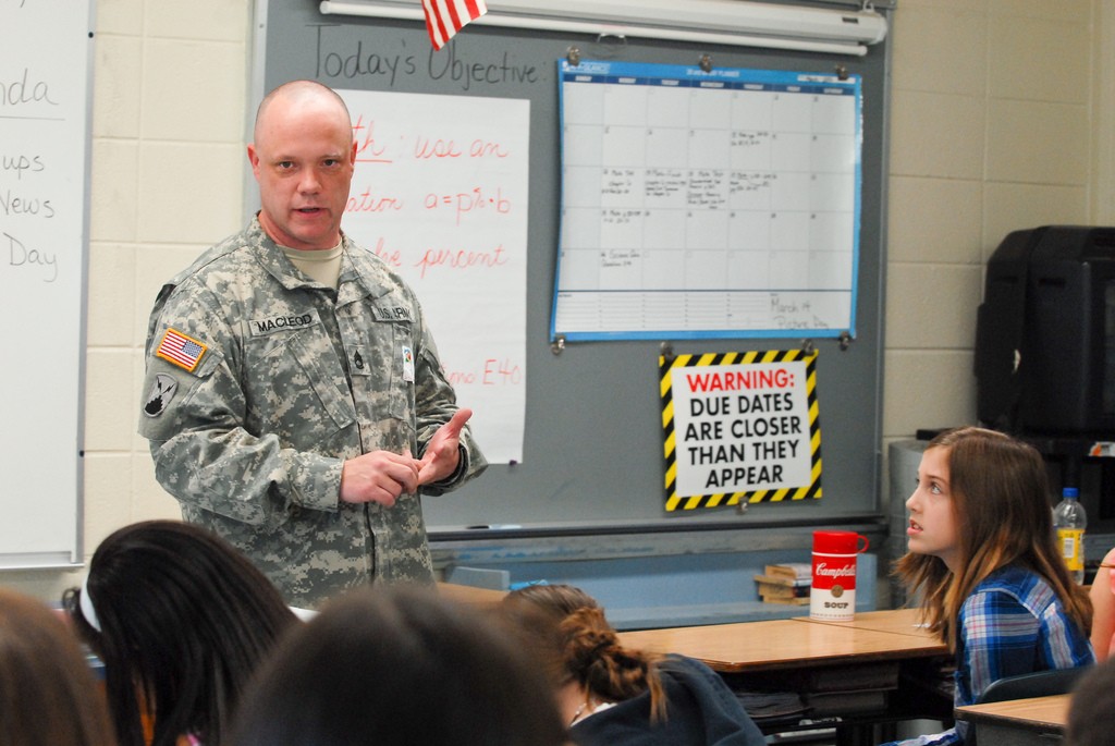 99th RSC Soldiers inspires future generations during career day ...