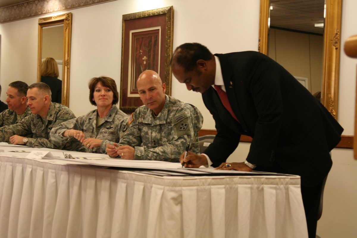 Employers pledge to hire spouses | Article | The United States Army