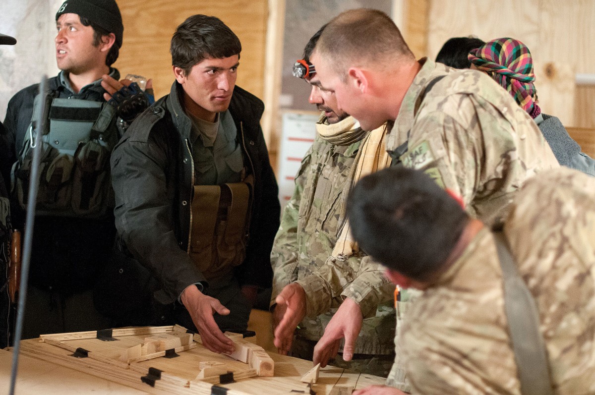 Paratroopers clear a compound | Article | The United States Army