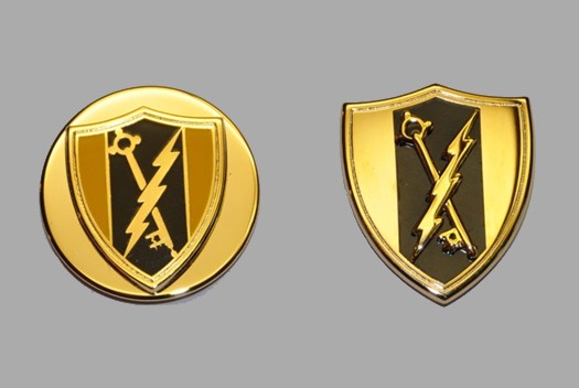 Electronic Warfare gets new insignia | Article | The United States Army