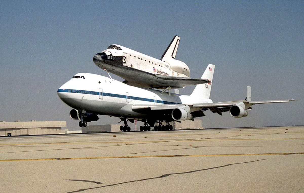 Space Shuttle Discovery to fly over Washington metro area April 17 ...