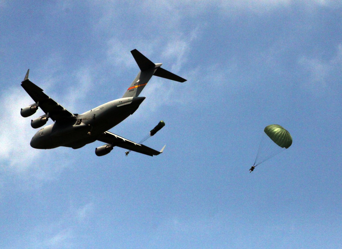 Airborne field artillery trains on, above Fort Sill | Article | The ...