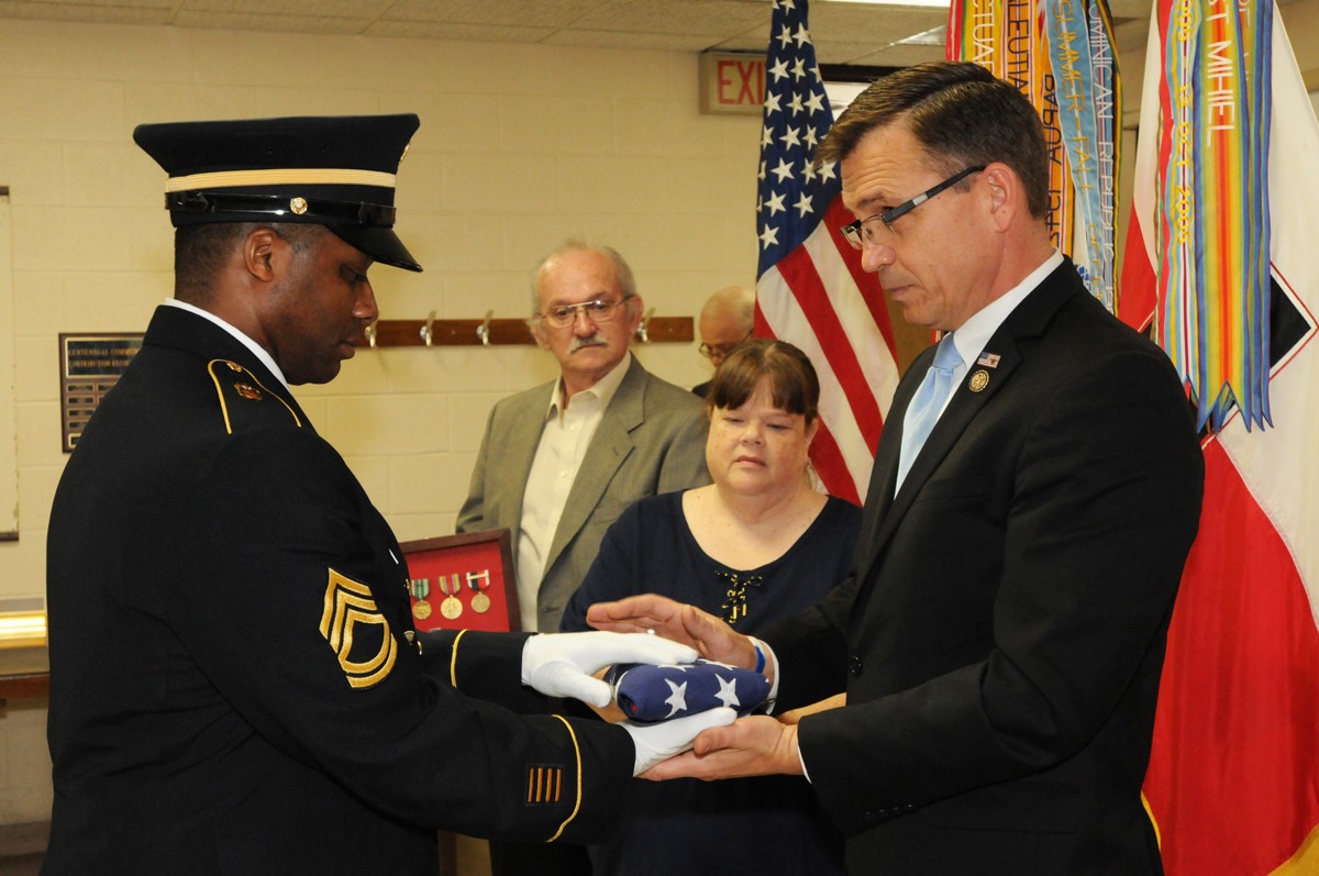 East Moline family receives father's WWII service awards | Article ...