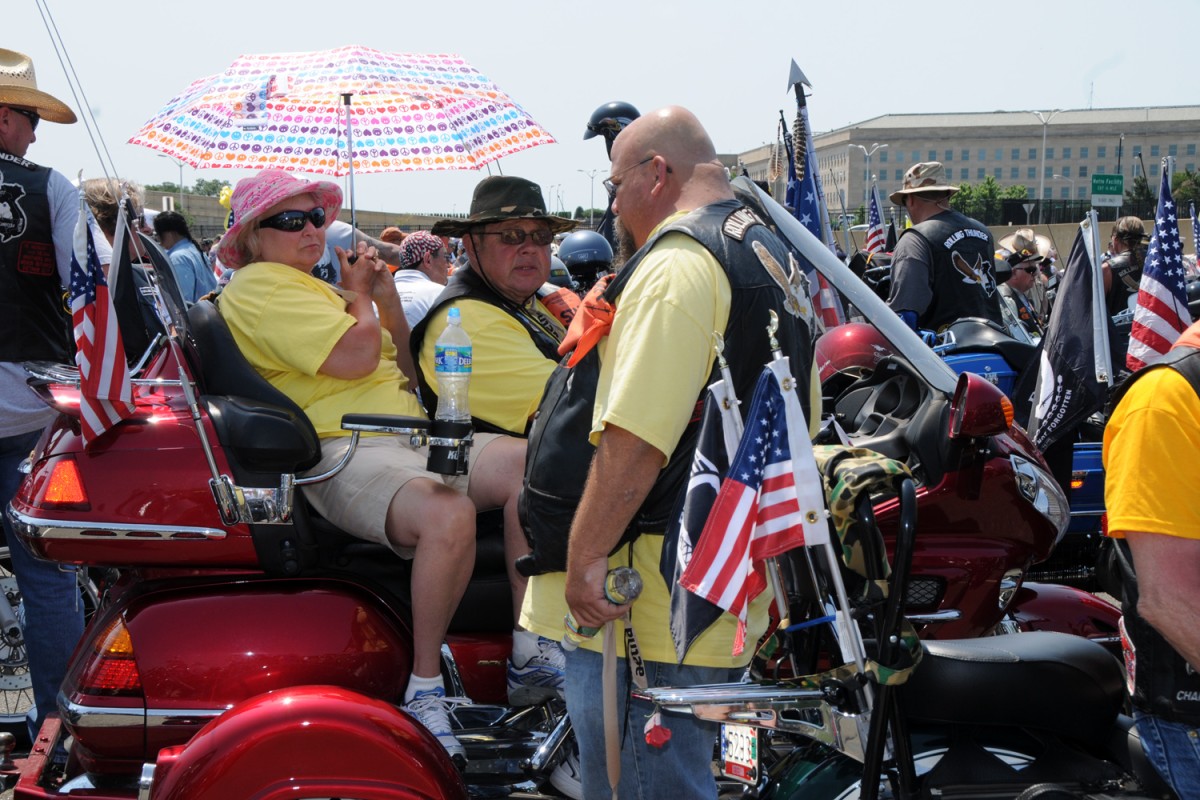 Rolling Thunder gathers for 25th ride at Pentagon | Article | The ...