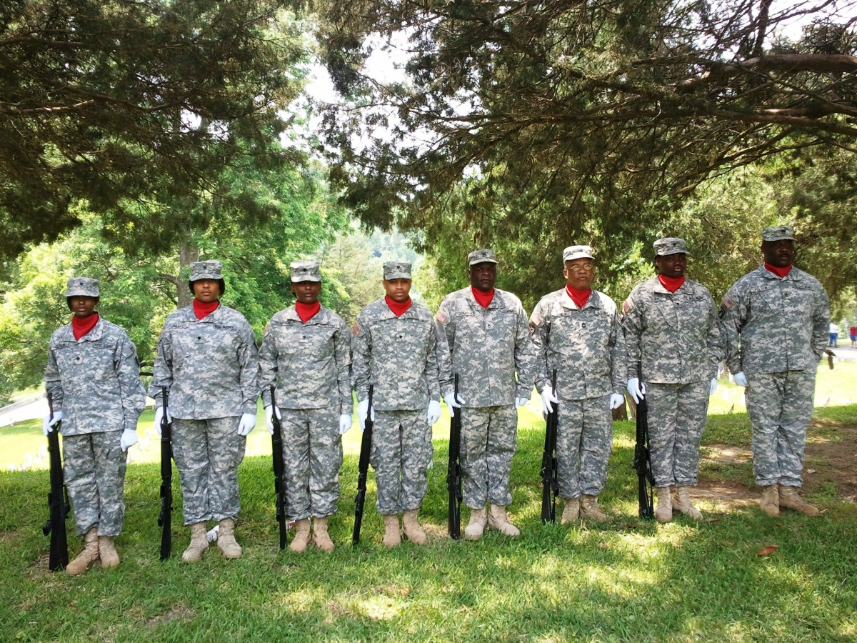 412th TEC Soldiers lead Vicksburg parade of veterans | Article | The ...