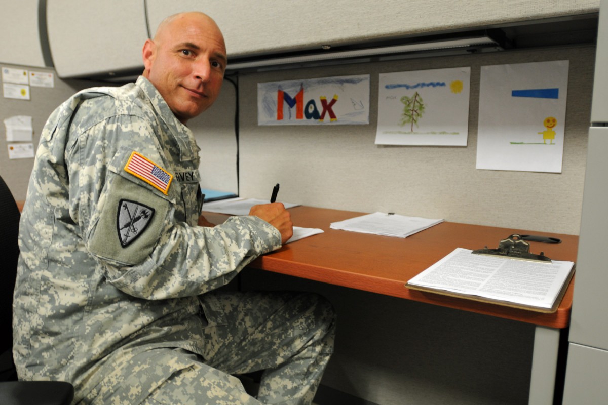 Army dad says rewards of fatherhood outweigh challenges | Article | The ...