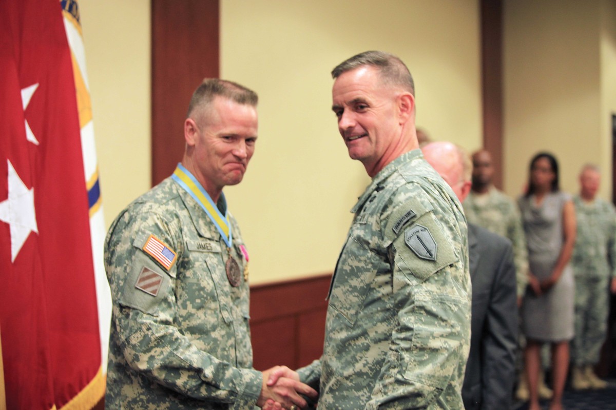 Armor, Infantry chiefs depart | Article | The United States Army