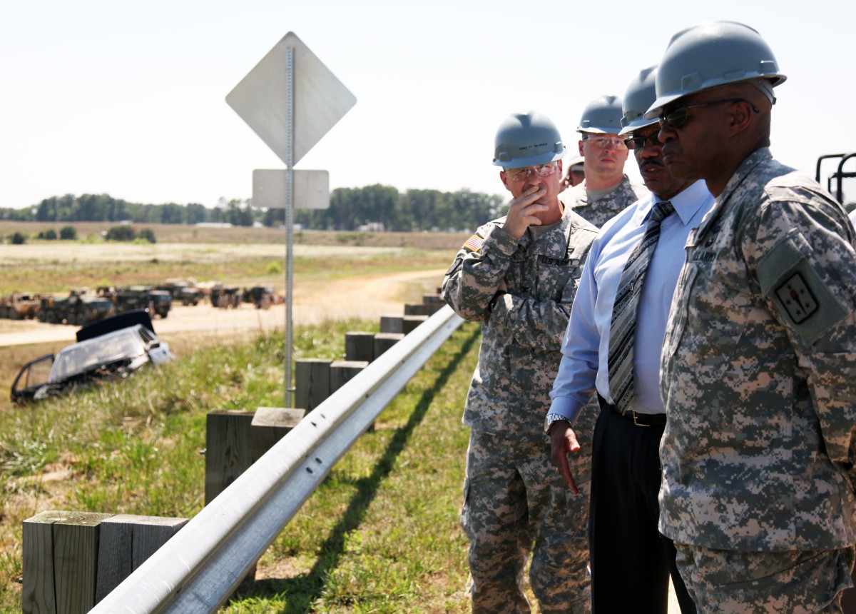 CASCOM commander tours Ordnance School | Article | The United States Army