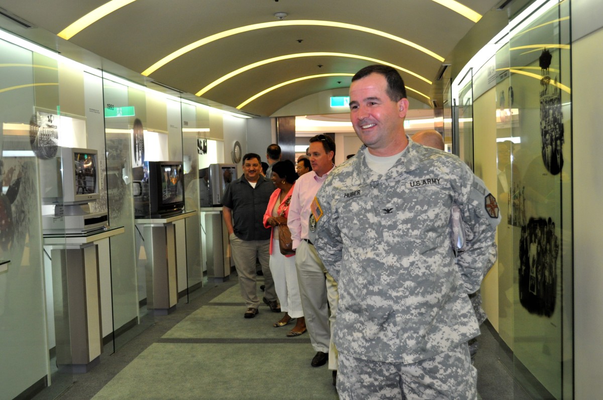 Garrison Leaders visit Samsung Digital City | Article | The United ...