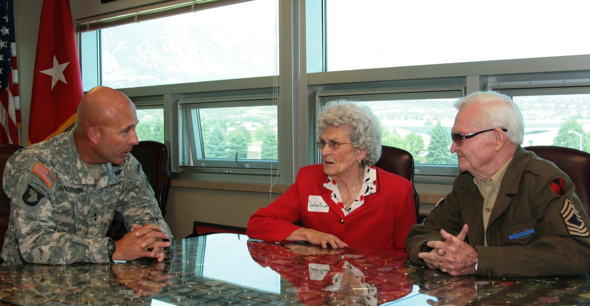 World War II veteran, hero receives medals 67 years after heroic acts ...