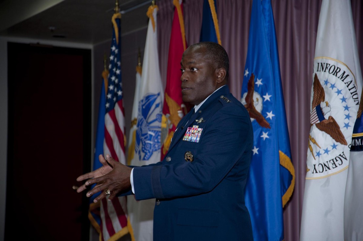 Army Commander takes reigns at Joint Interoperability Test Command ...