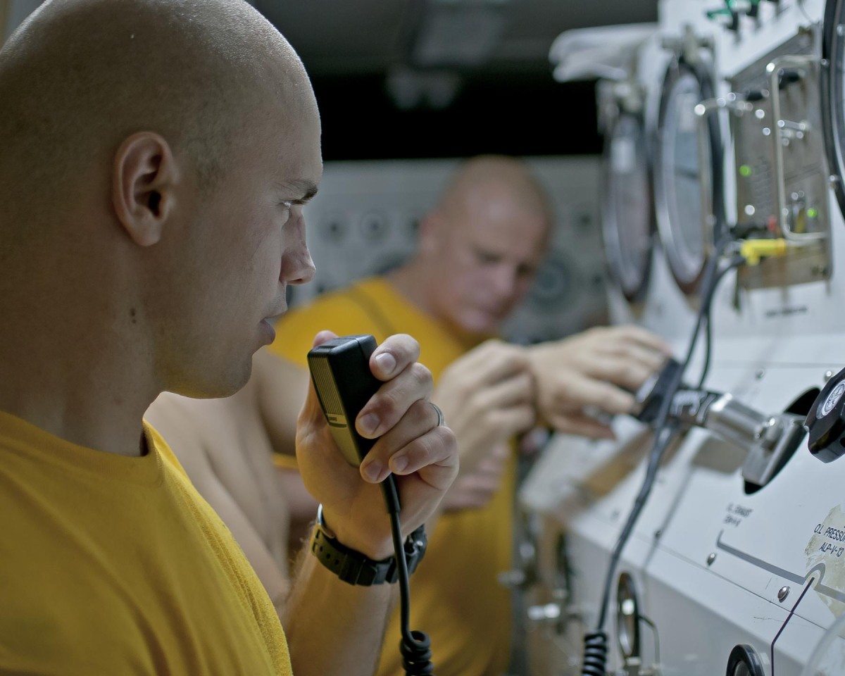 Combat Divers Practice in the Deep Blue | Article | The United States Army