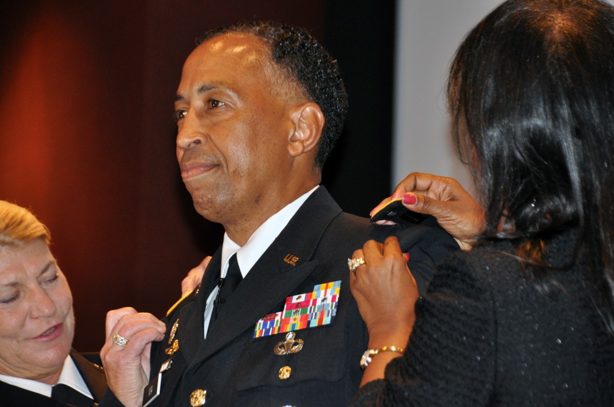 Via takes command of AMC, becomes first 4-star signal officer | Article ...