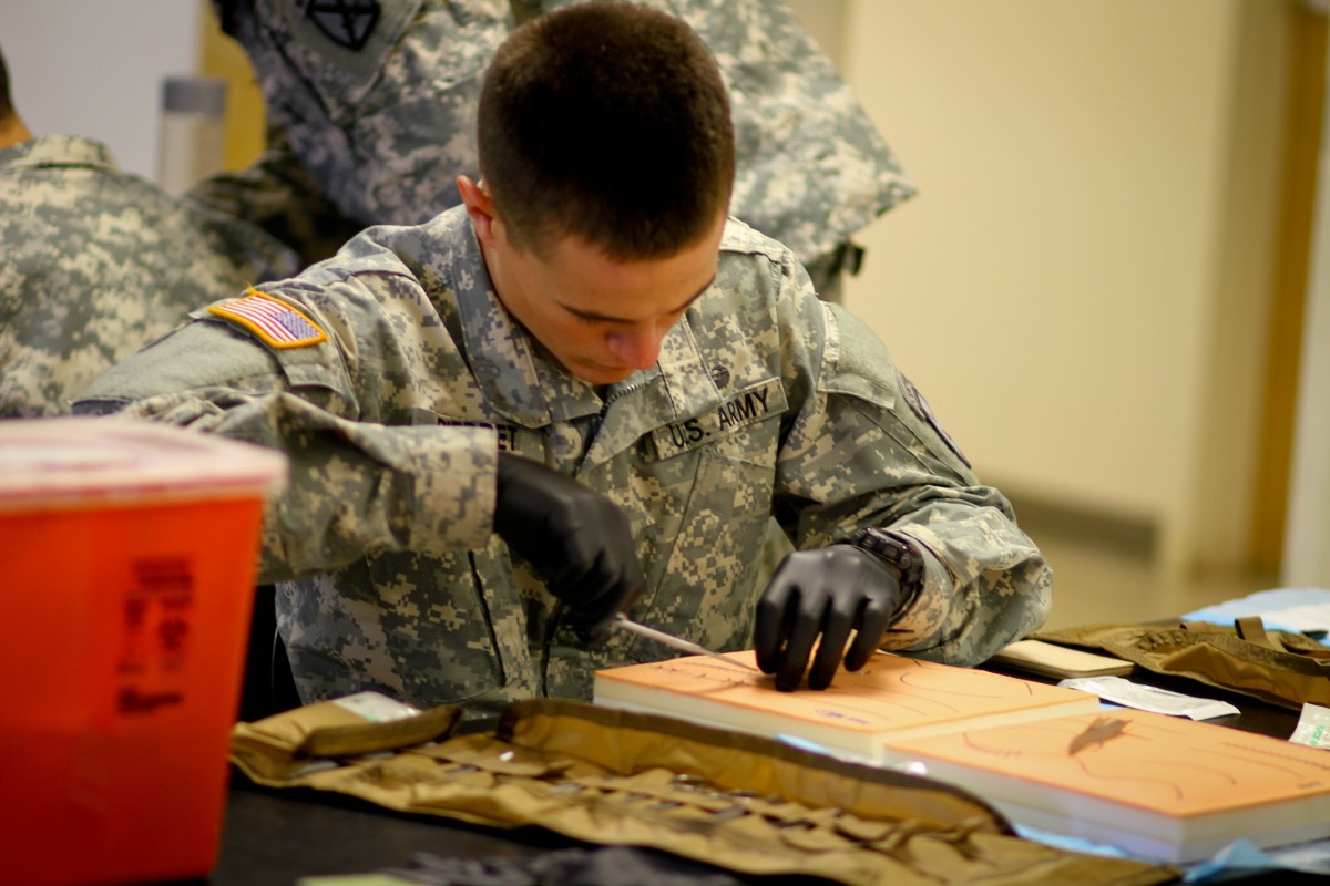 1-89 Cavalry medics practice stitching on their road to war | Article ...