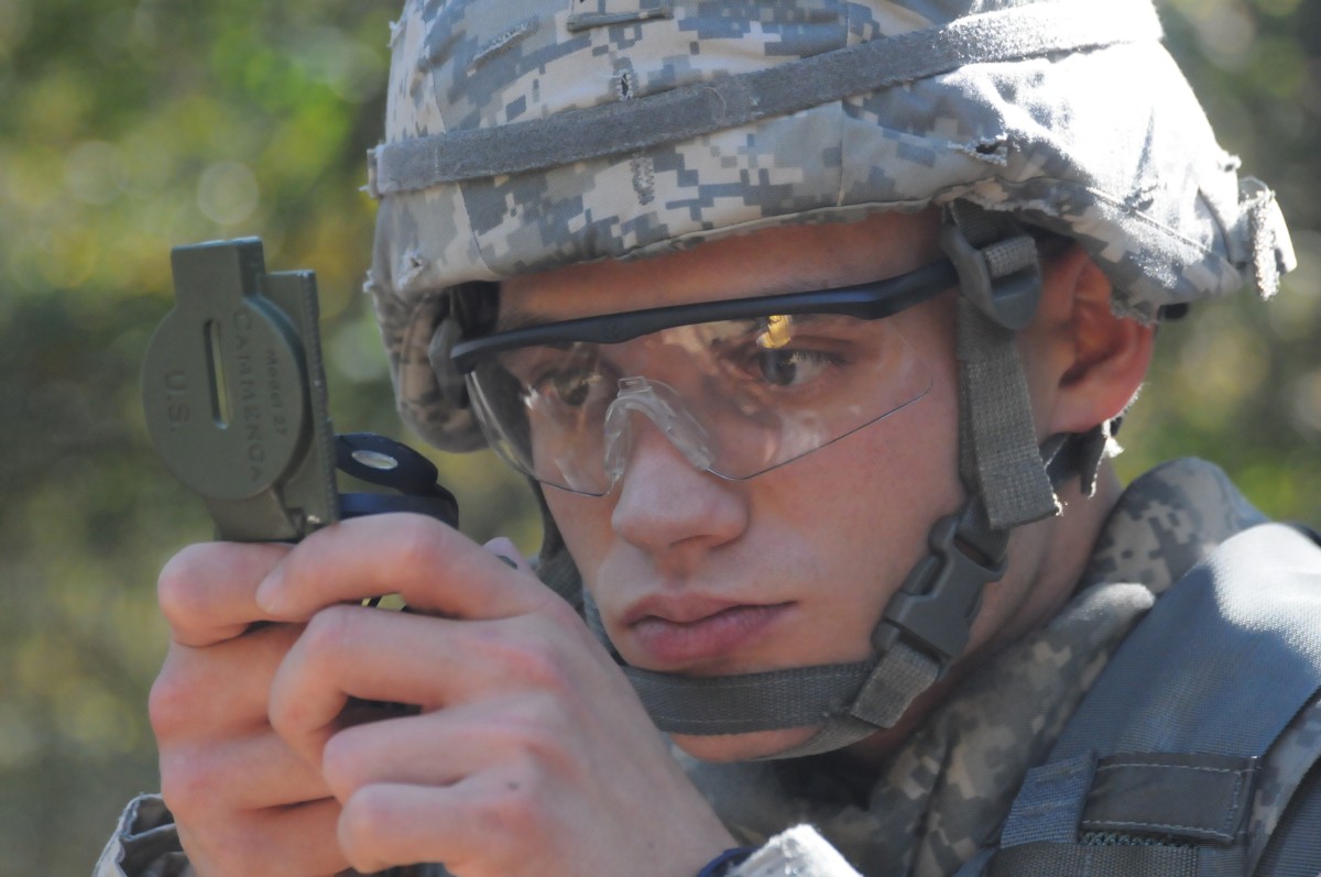 Best Warriors test land navigation skills | Article | The United States ...