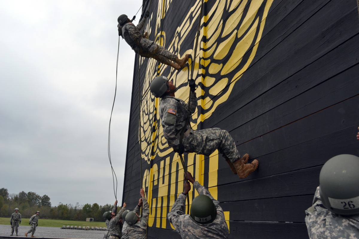 Air assault school helps shape Army's future | Article | The United ...