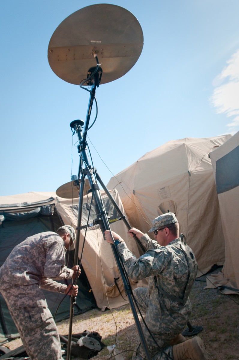 New technology helps Soldiers talk to aircraft | Article | The United ...