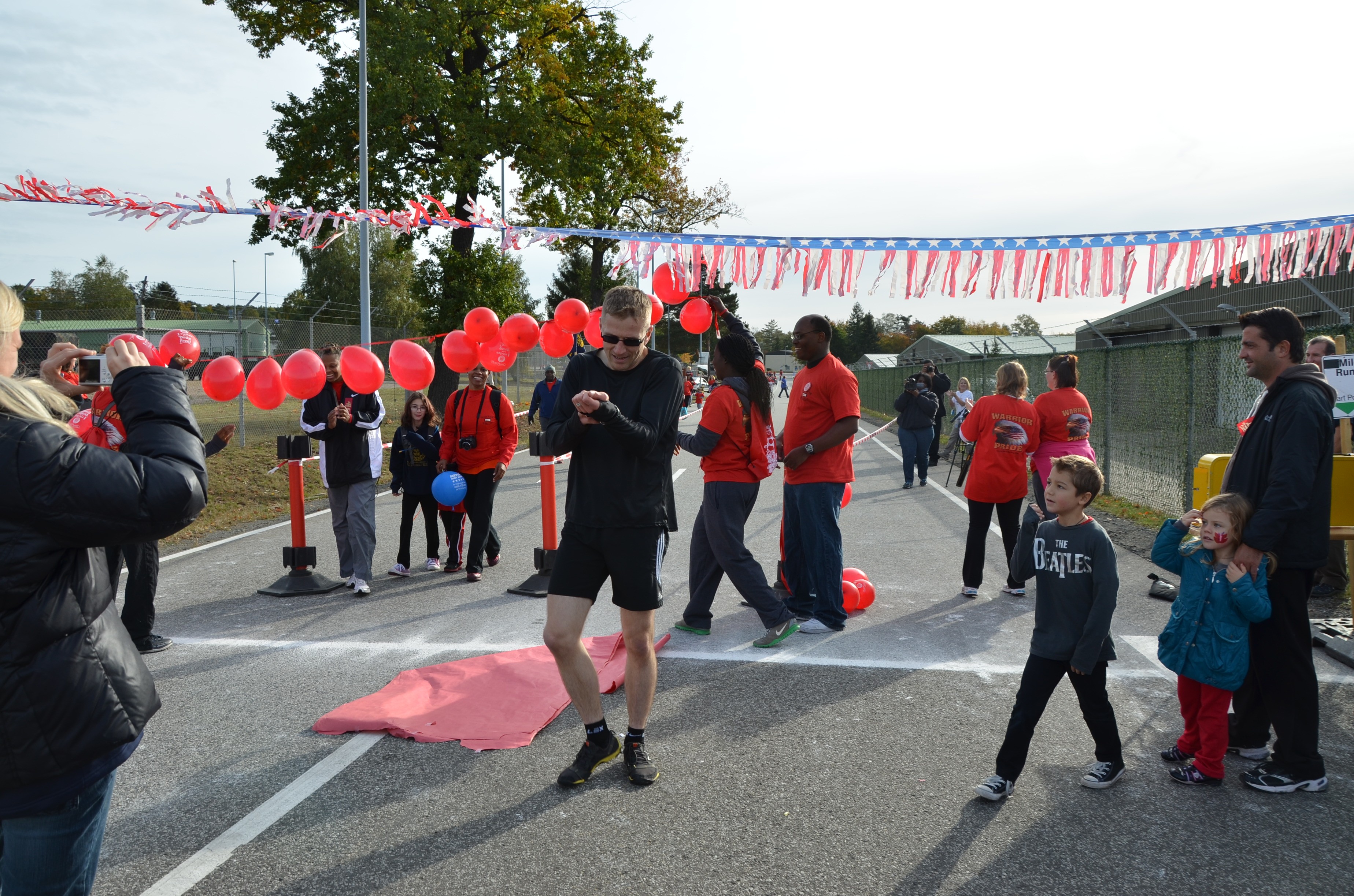 Red Ribbon Run reinforces messages of healthy choices | Article | The ...