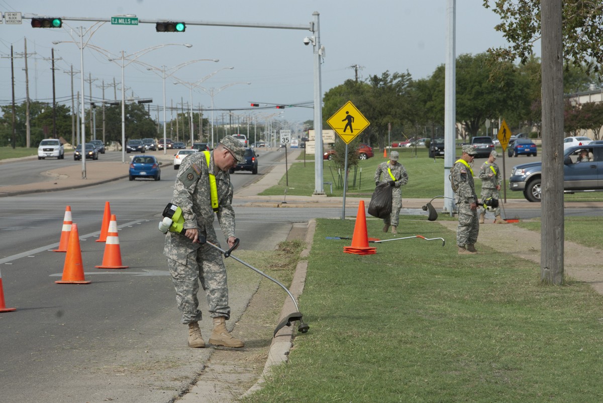 Fall Cleanup Efforts Begin | Article | The United States Army