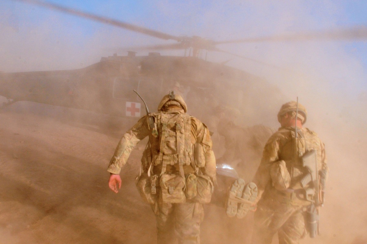 25th CAB medevac crew receives Australian award | Article | The United ...