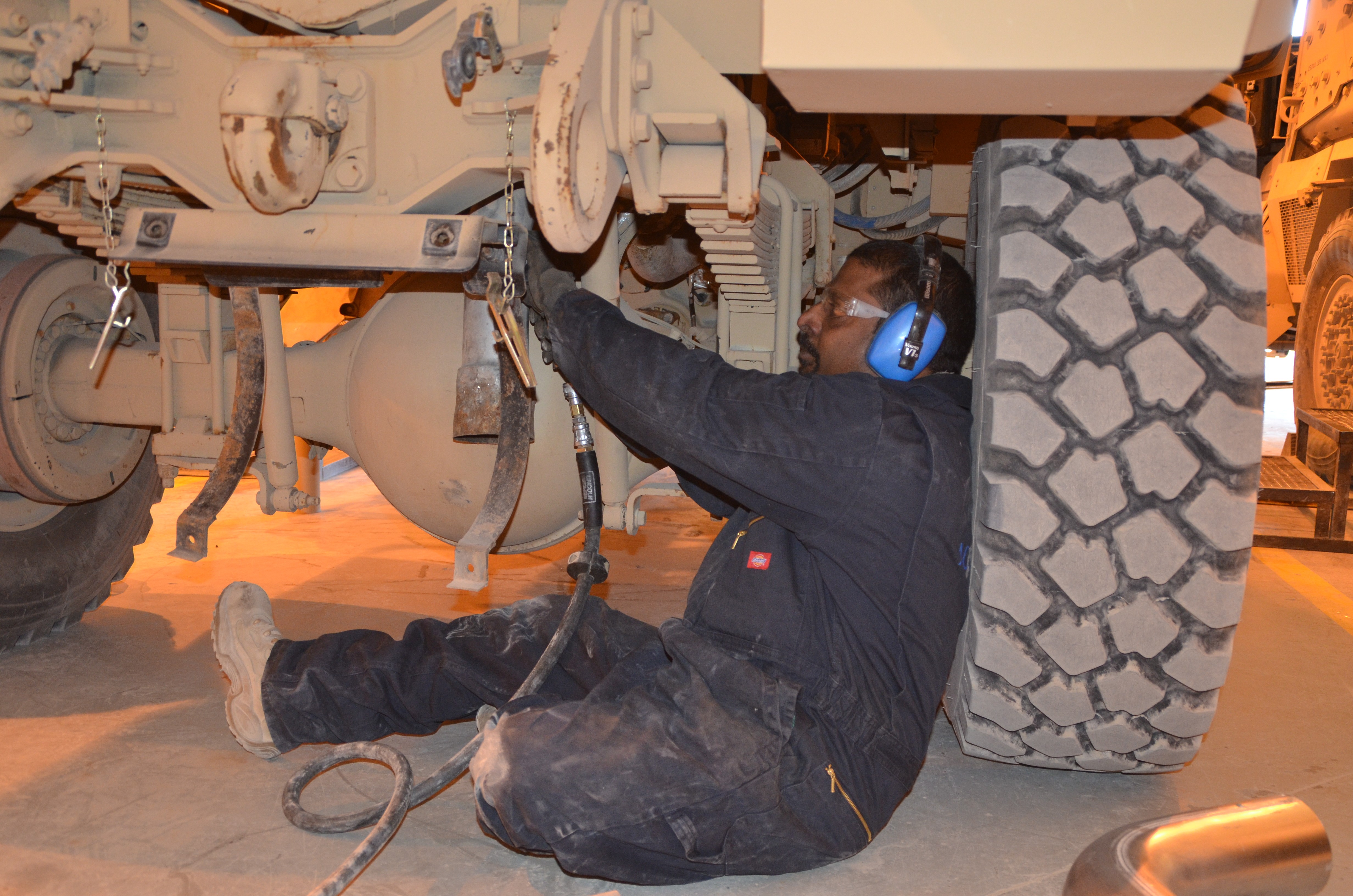 401st contractors provide corporate solutions in the battle space-AC ...