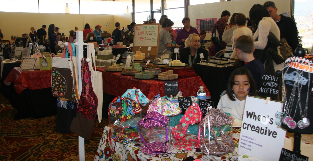 Bazaar draws holiday shoppers | Article | The United States Army