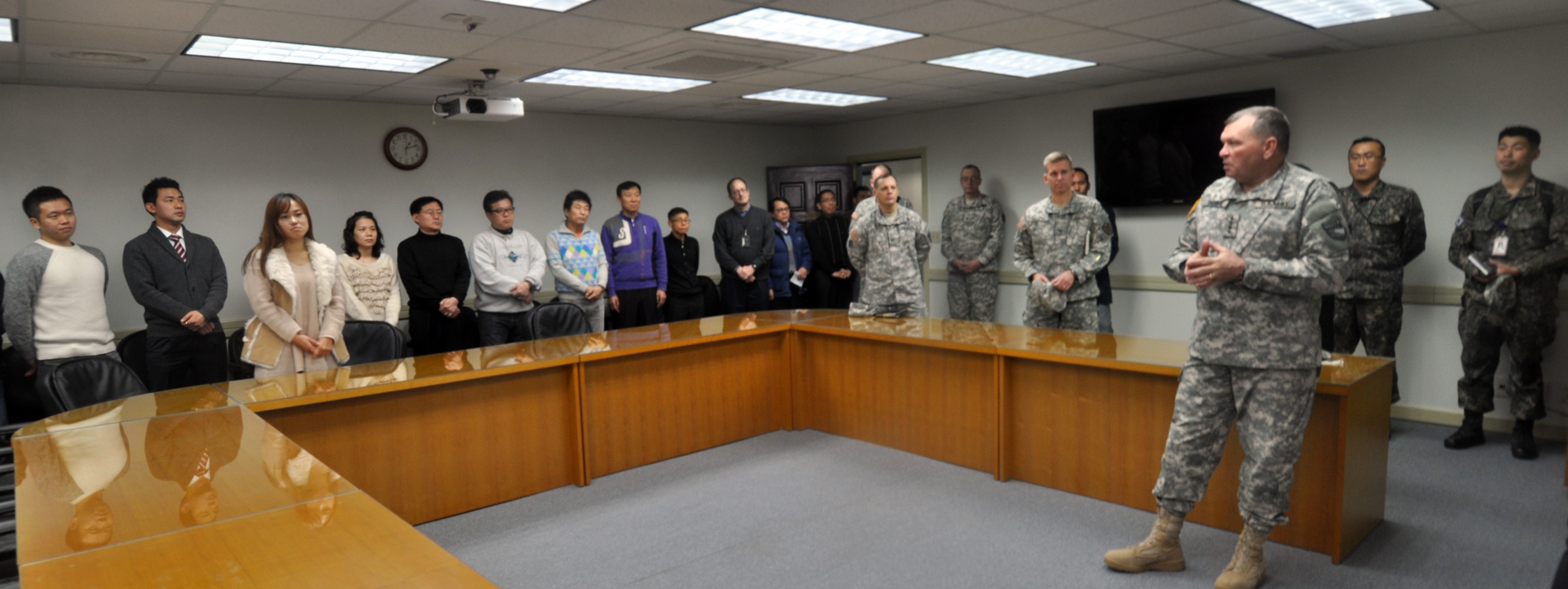 Gen. Thurman thanks garrison for quality of life, support | Article ...