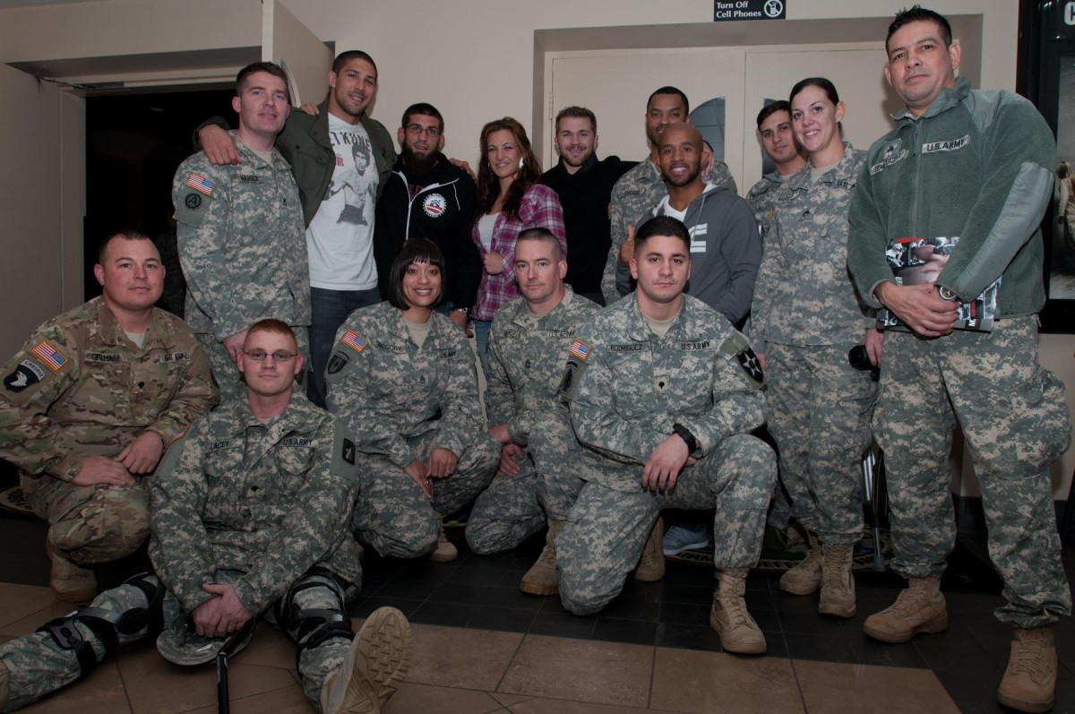 UFC fighters visit JBLM | Article | The United States Army