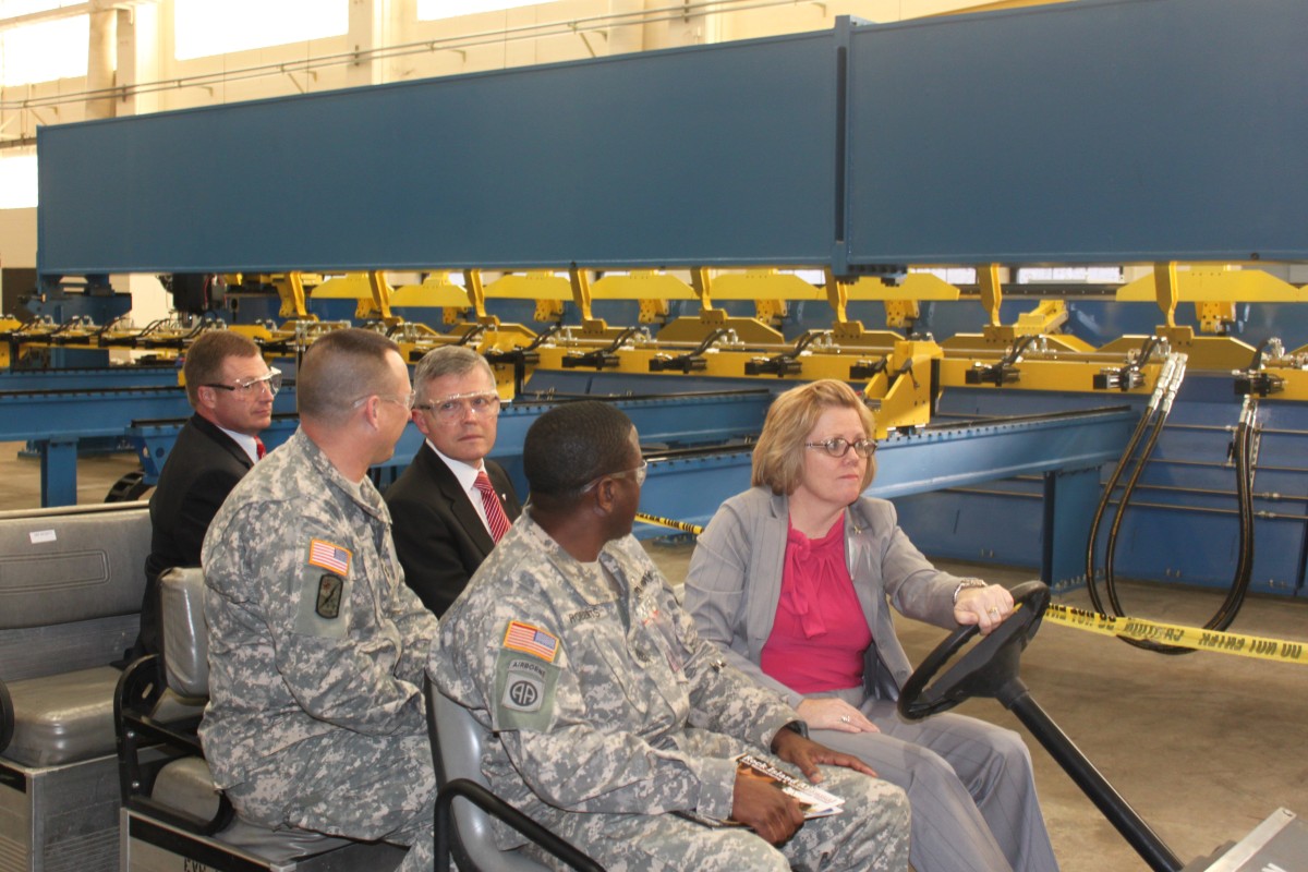AMC top civilian sees new technology at Rock Island Arsenal-JMTC ...