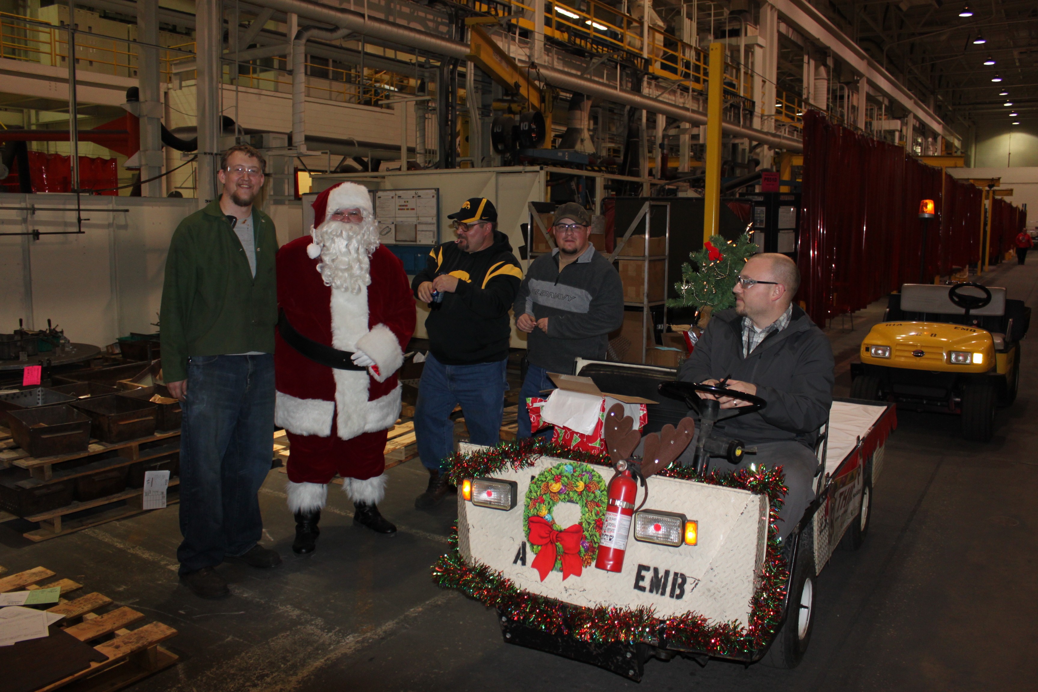 Safety Santa visits Rock Island Arsenal Factory | Article | The United ...