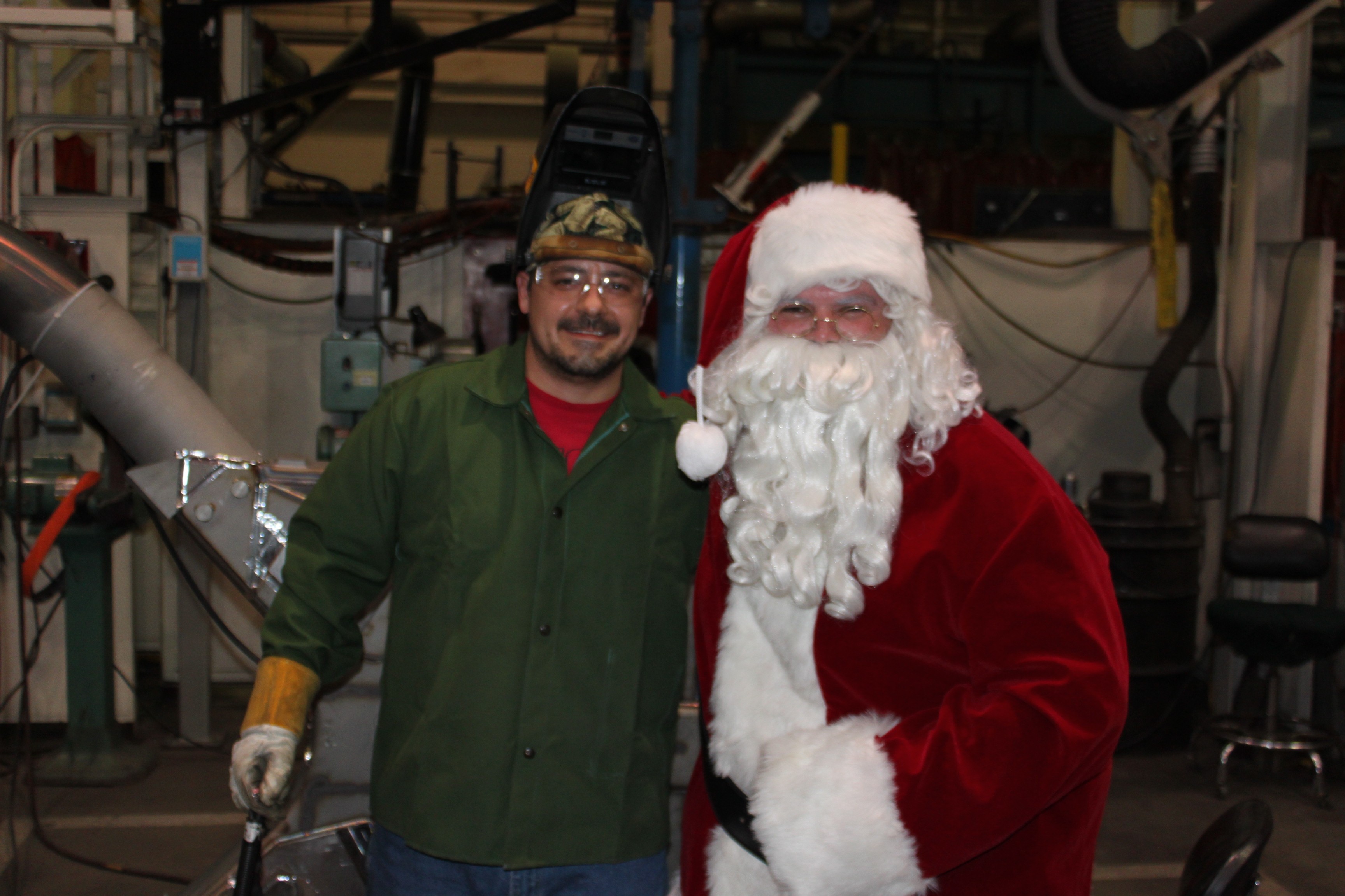 Safety Santa visits Rock Island Arsenal Factory | Article | The United ...