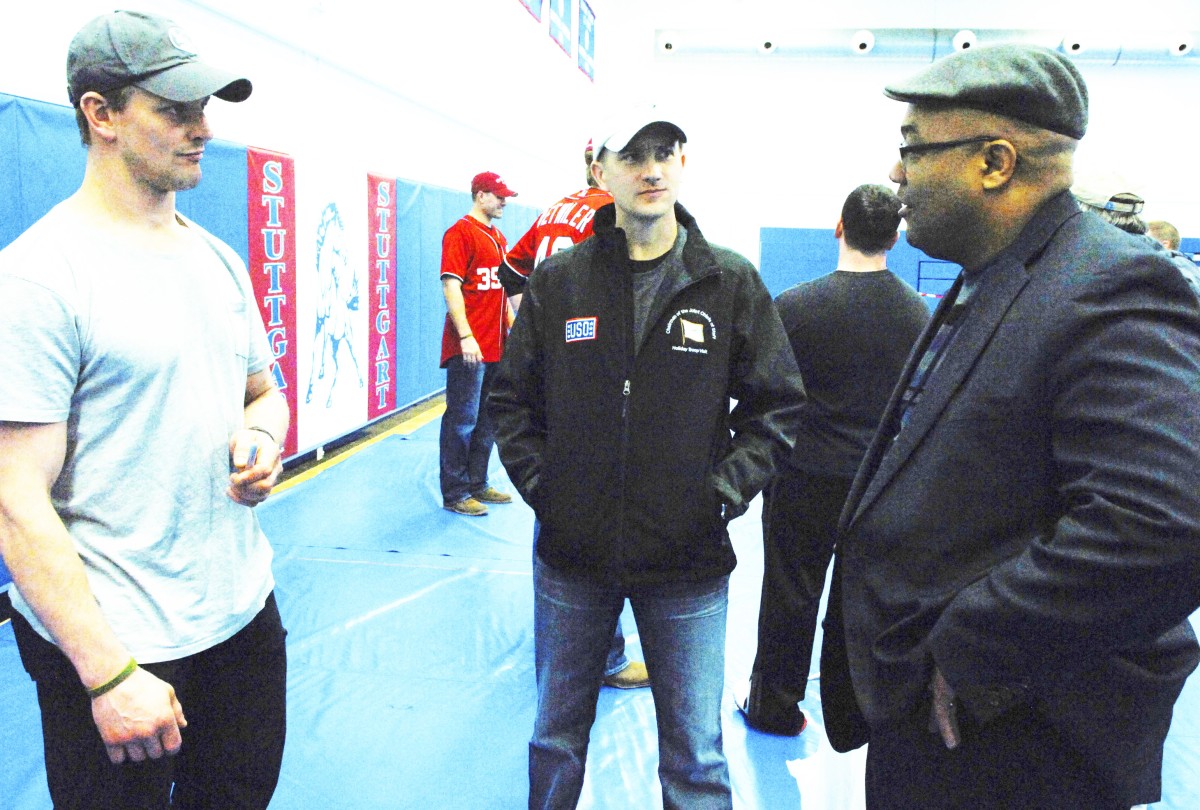 Retired NCO brings ice hockey to military kids | Article | The United ...
