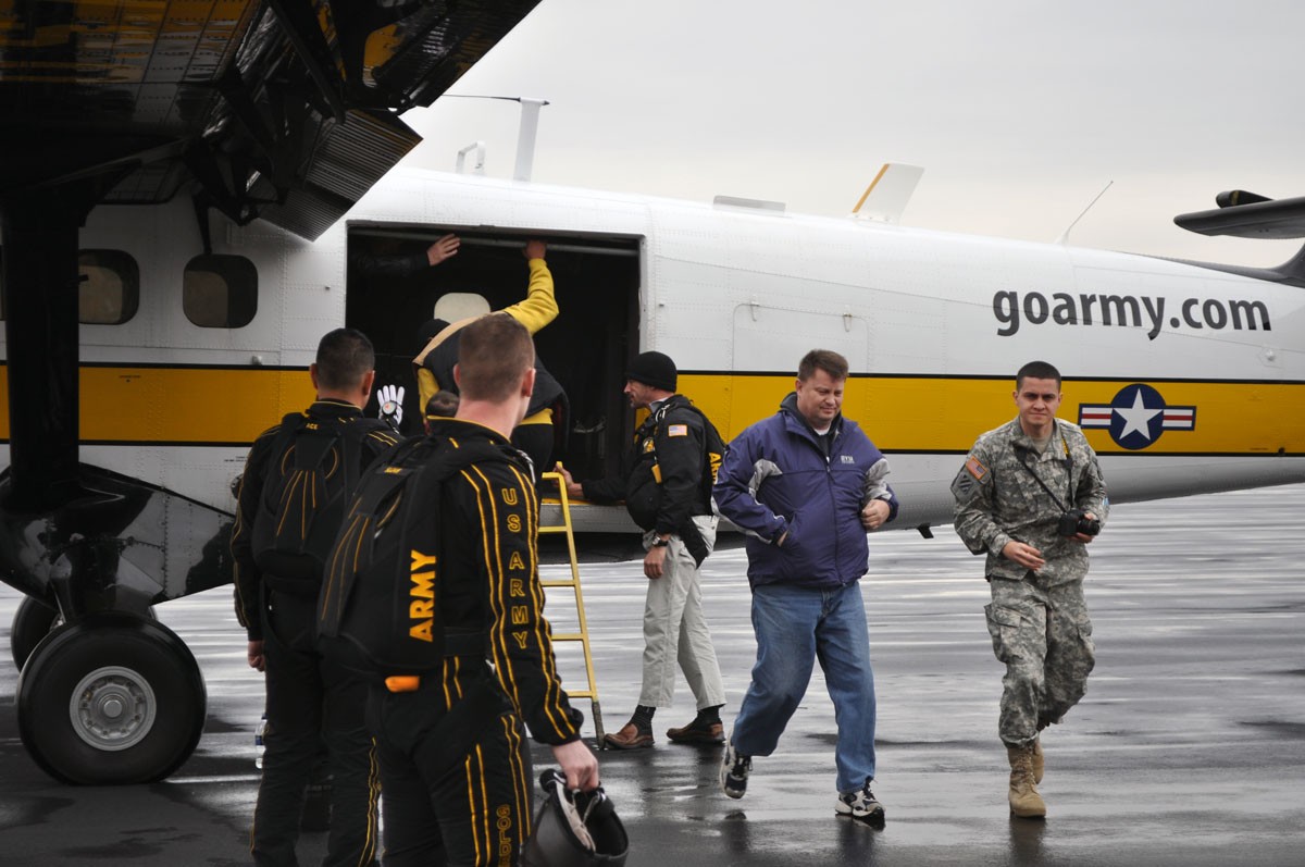 All-American Bowl VIPs spend 'golden' day with parachutists | Article ...