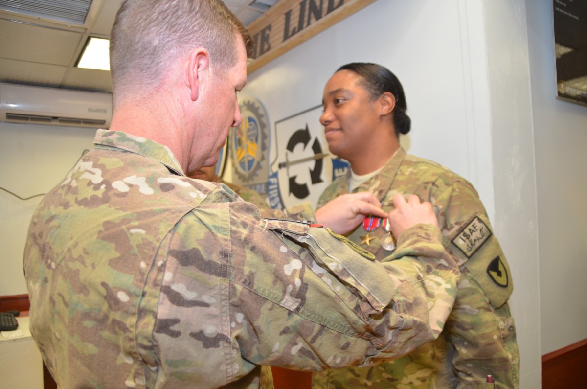 401st AFSB senior NCOIC receives Bronze Star Medal | Article | The ...