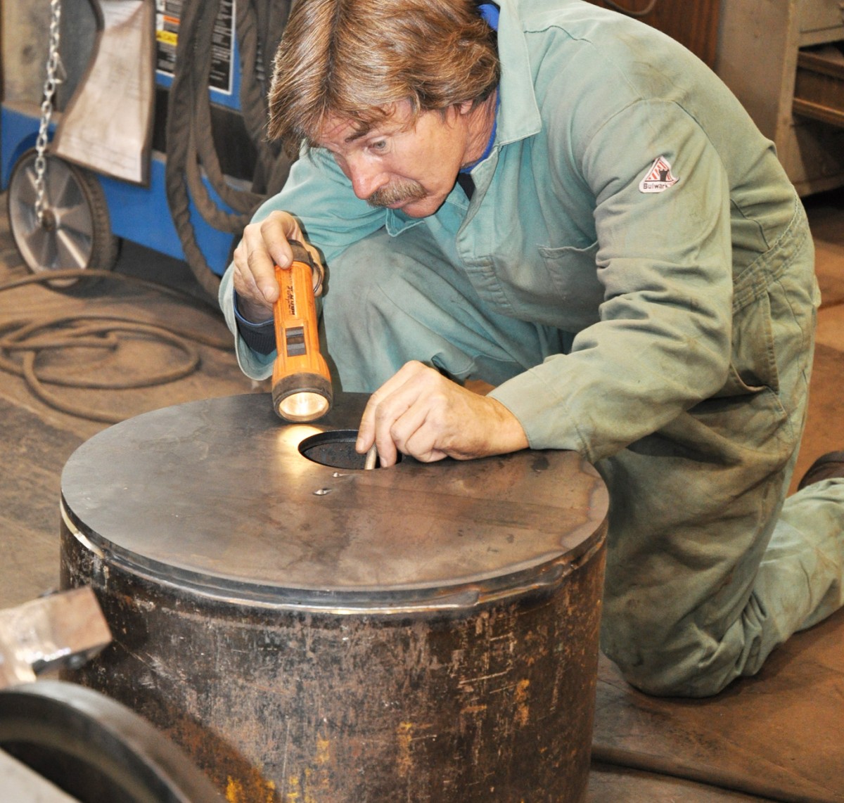Tooele Fabricates Mercury Containers | Article | The United States Army