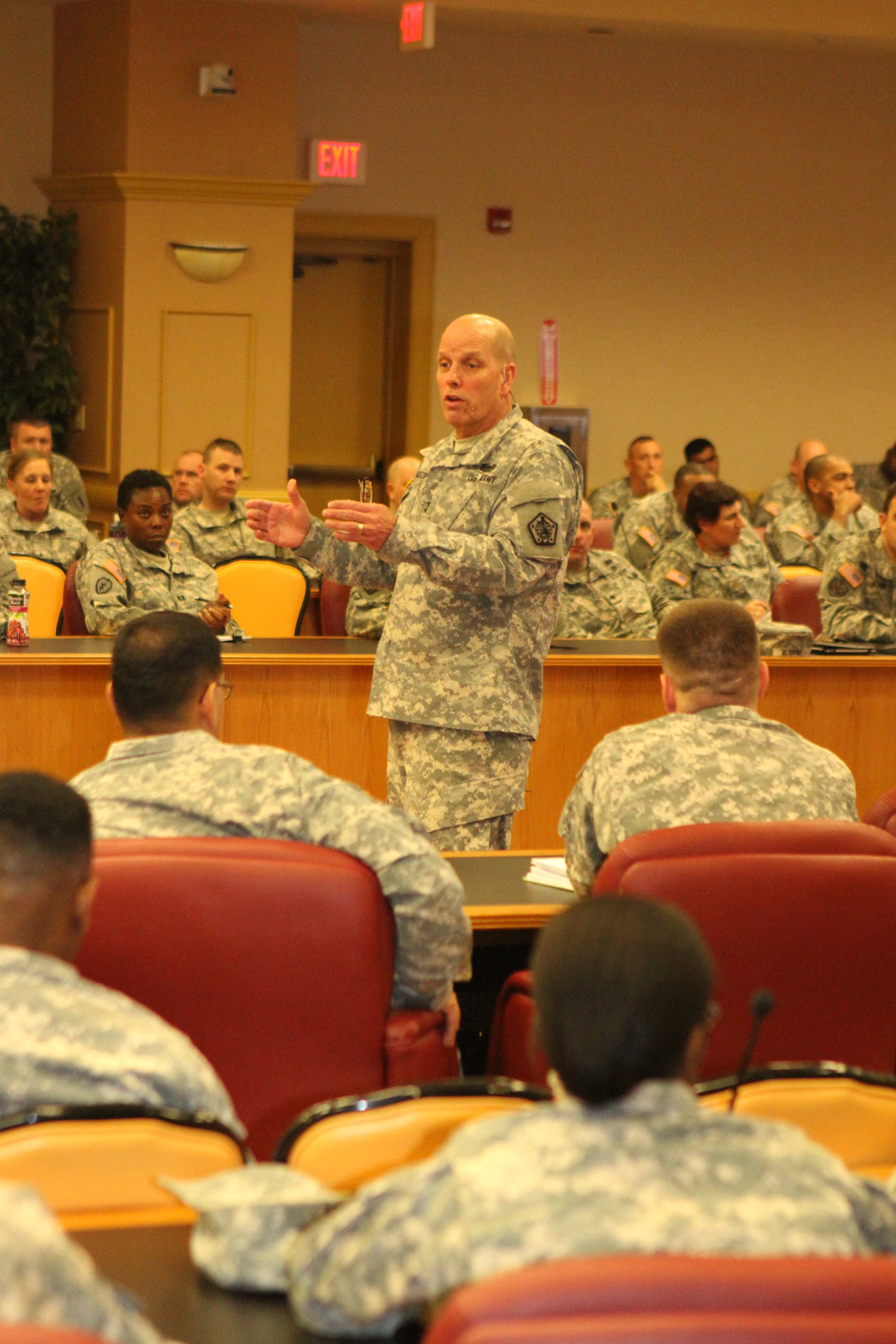 HR commander addresses personnel issues | Article | The United States Army