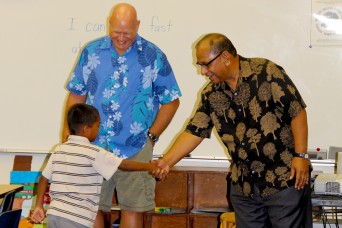 RMI president visits Kwajalein schools | Article | The United States Army