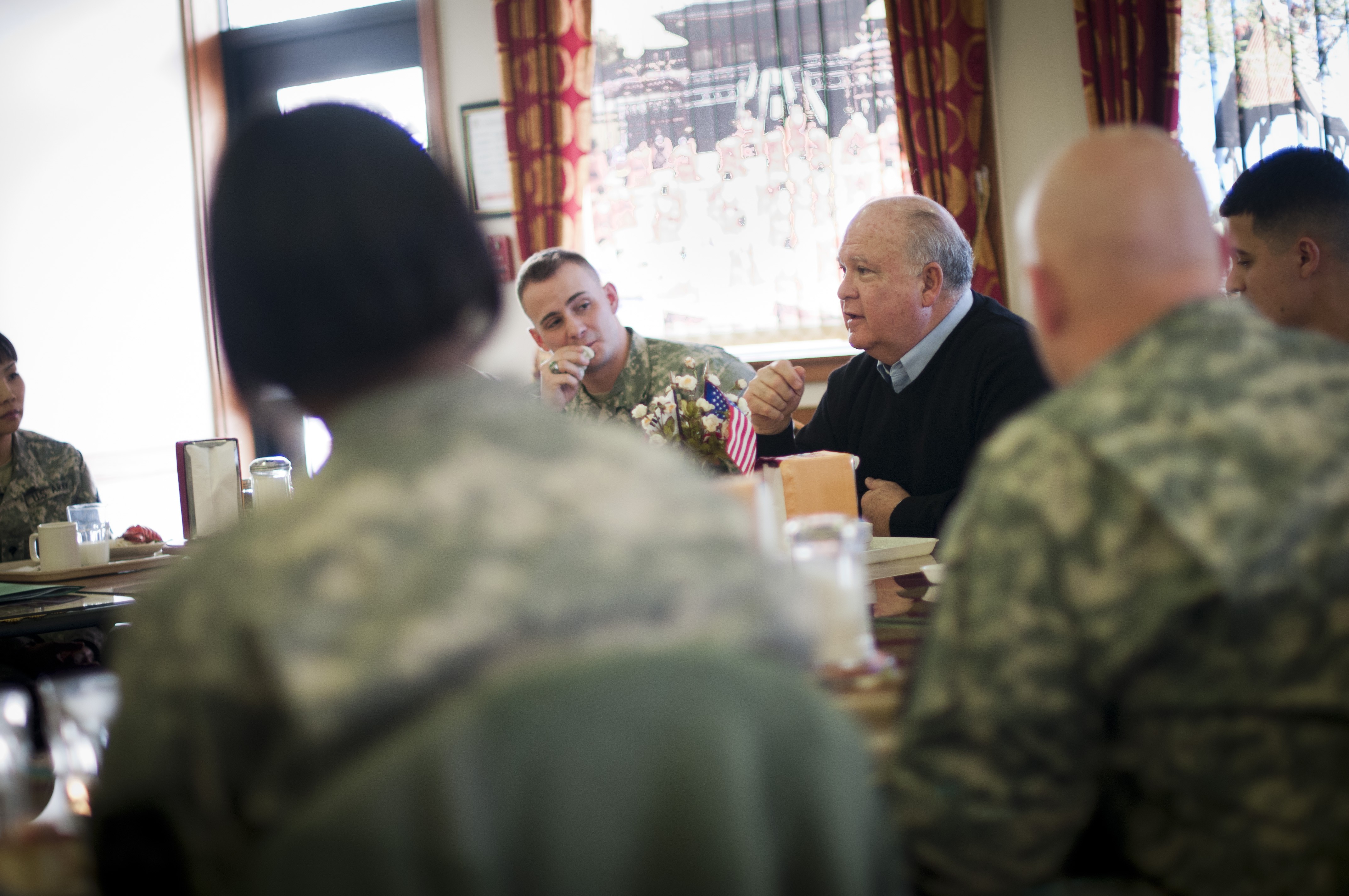 Army Under Secretary discusses the future of the Army with Soldiers in ...