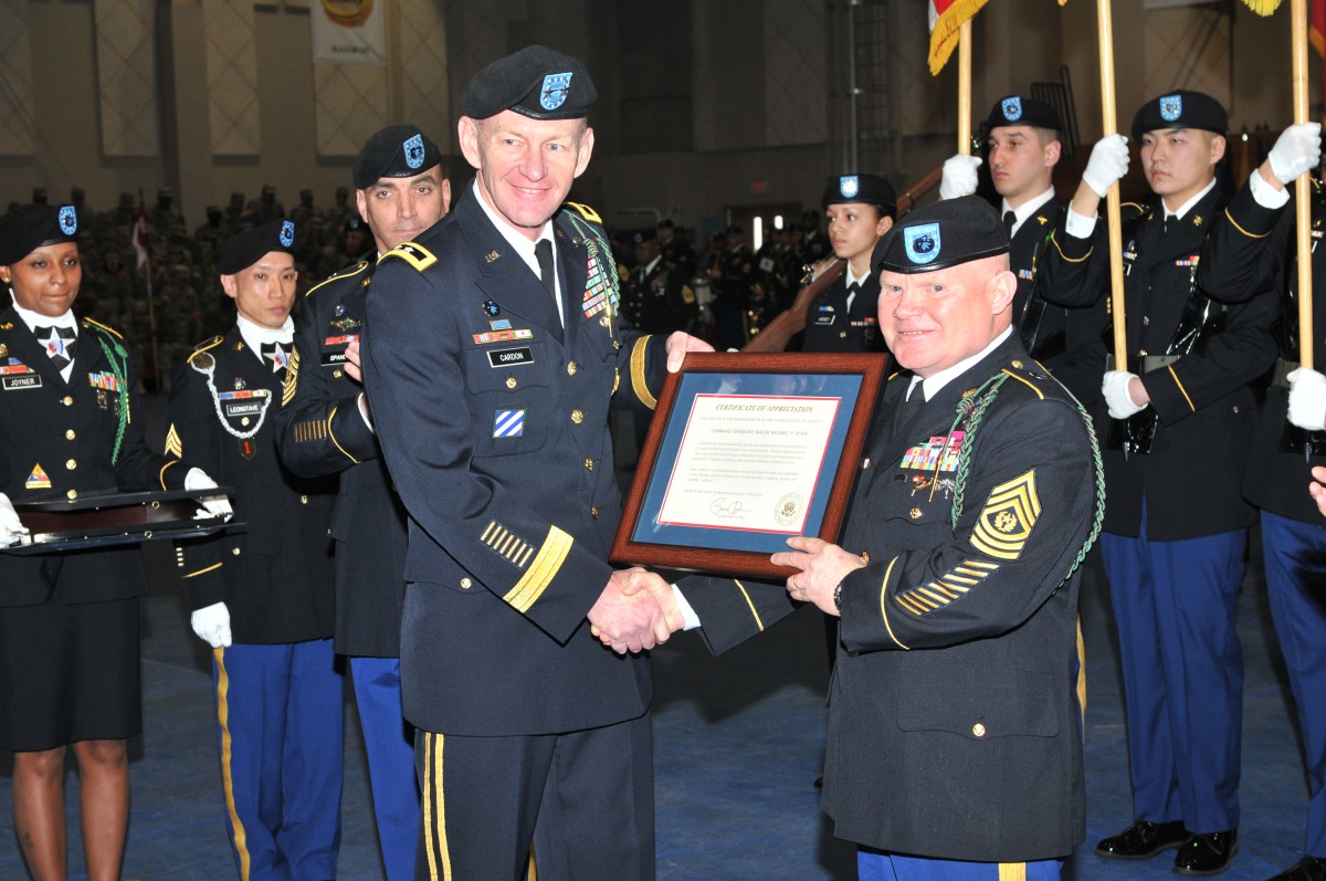 2ID introduces new top enlisted Soldier, says farewell to another ...
