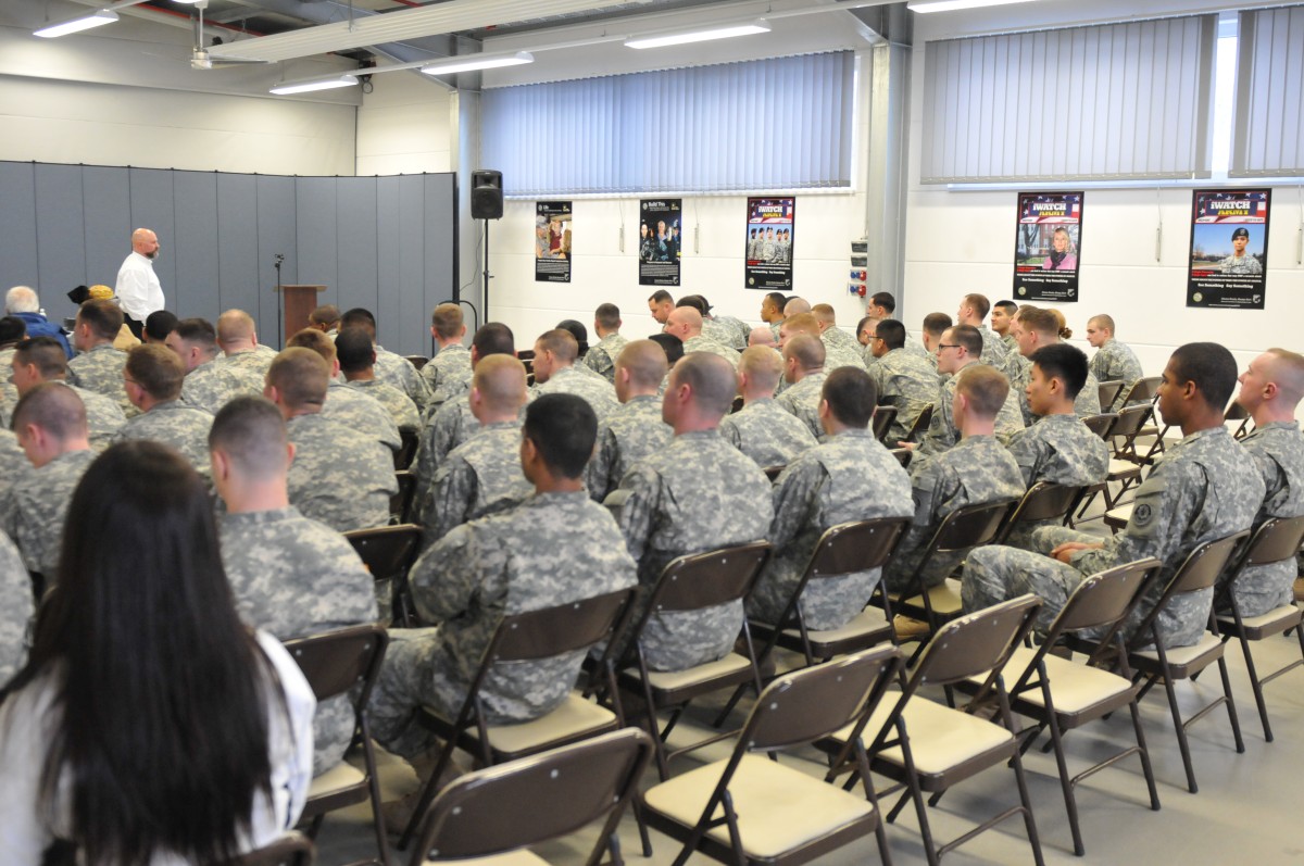 2CR Troops learn Pashto, Dari to get cultural understanding, prepare ...