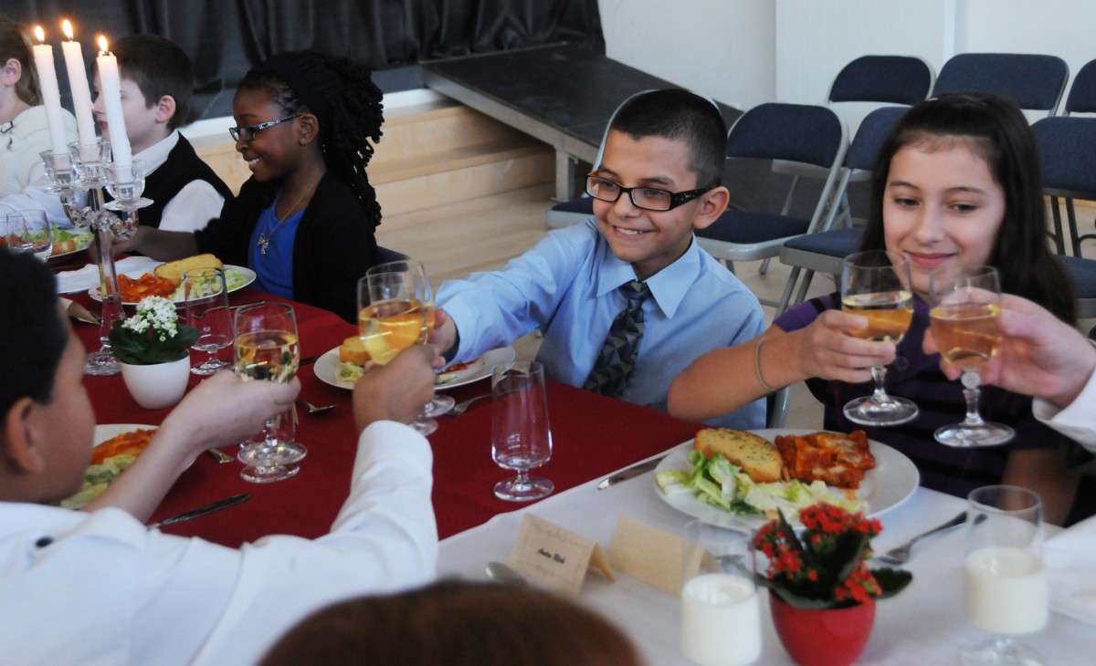 Dining at the Ritz rewards top students | Article | The United States Army