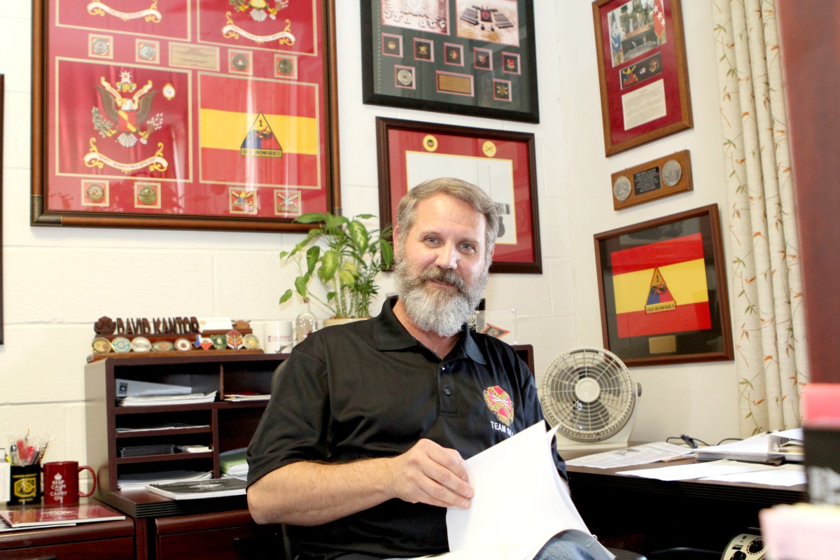 Employee spotlight shines on plans analyst | Article | The United ...