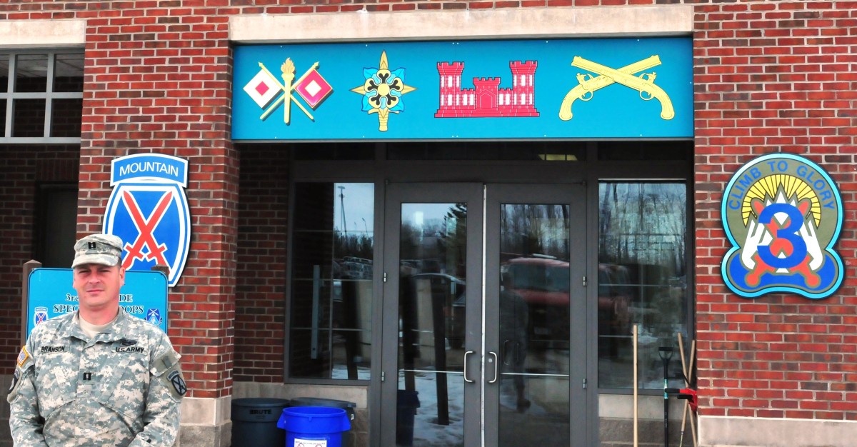 Soldier helps to save life of restaurant patron | Article | The United ...