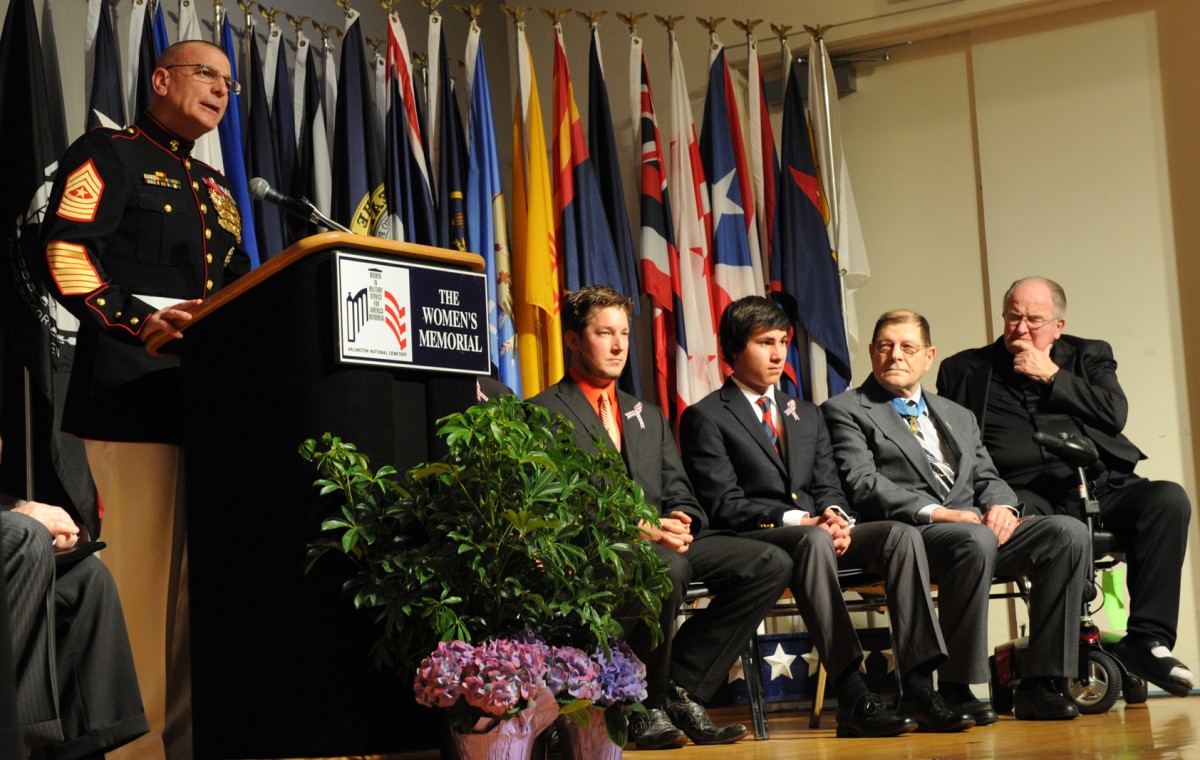 Medal of Honor recipients honor citizen-heroes for selfless service ...