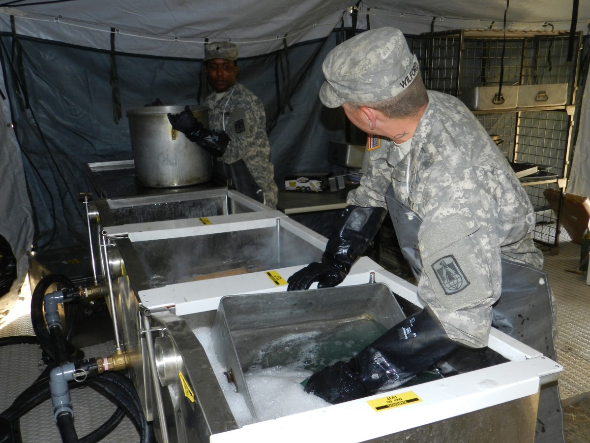 Thunderbird cooks compete for Connelly Field Competition honors ...