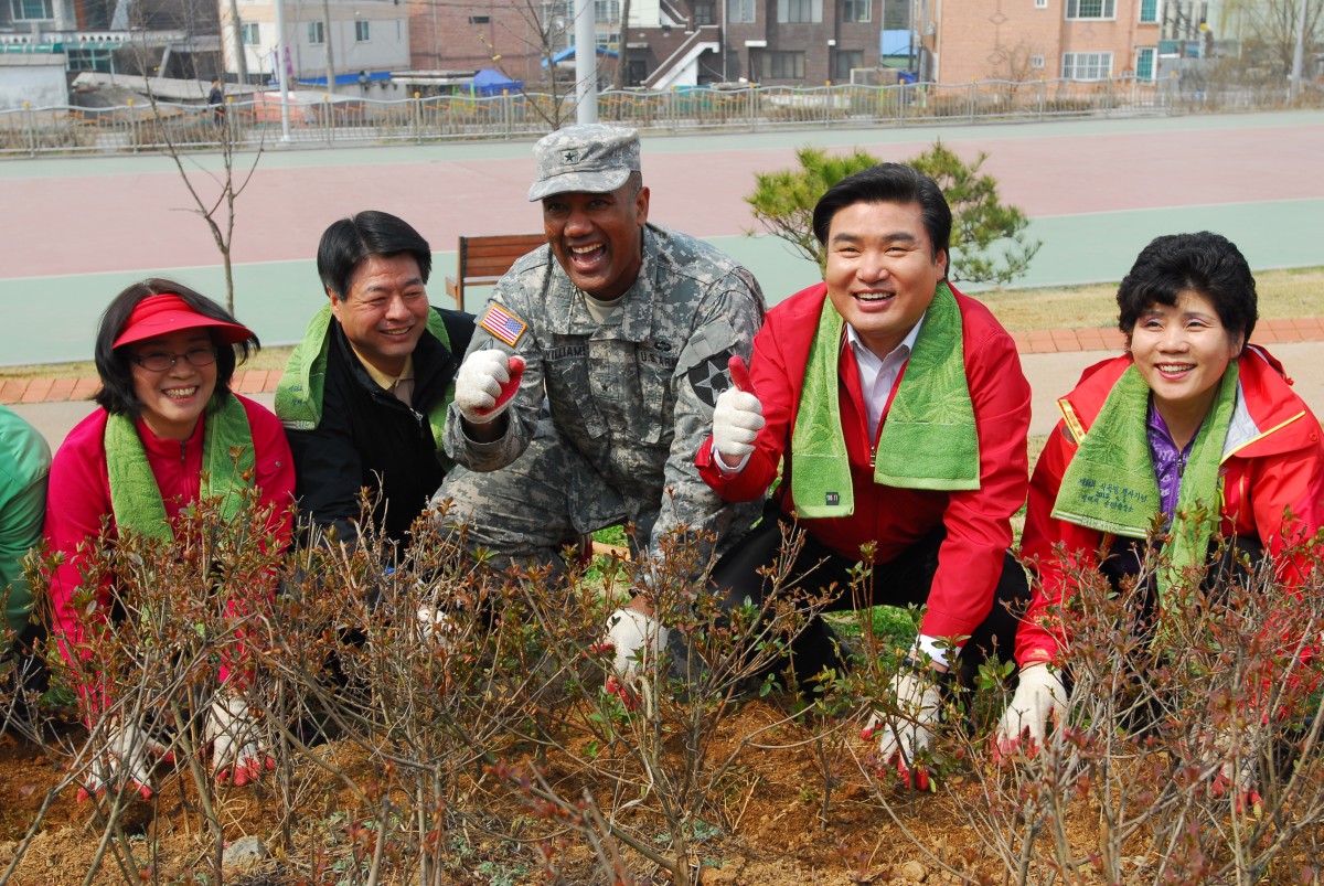 Arbor Day Tree Planting | Article | The United States Army