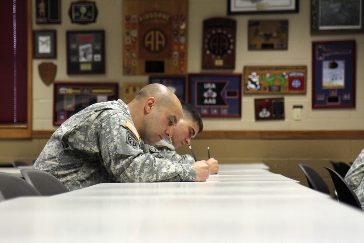 Jumpmasters Compete | Article | The United States Army