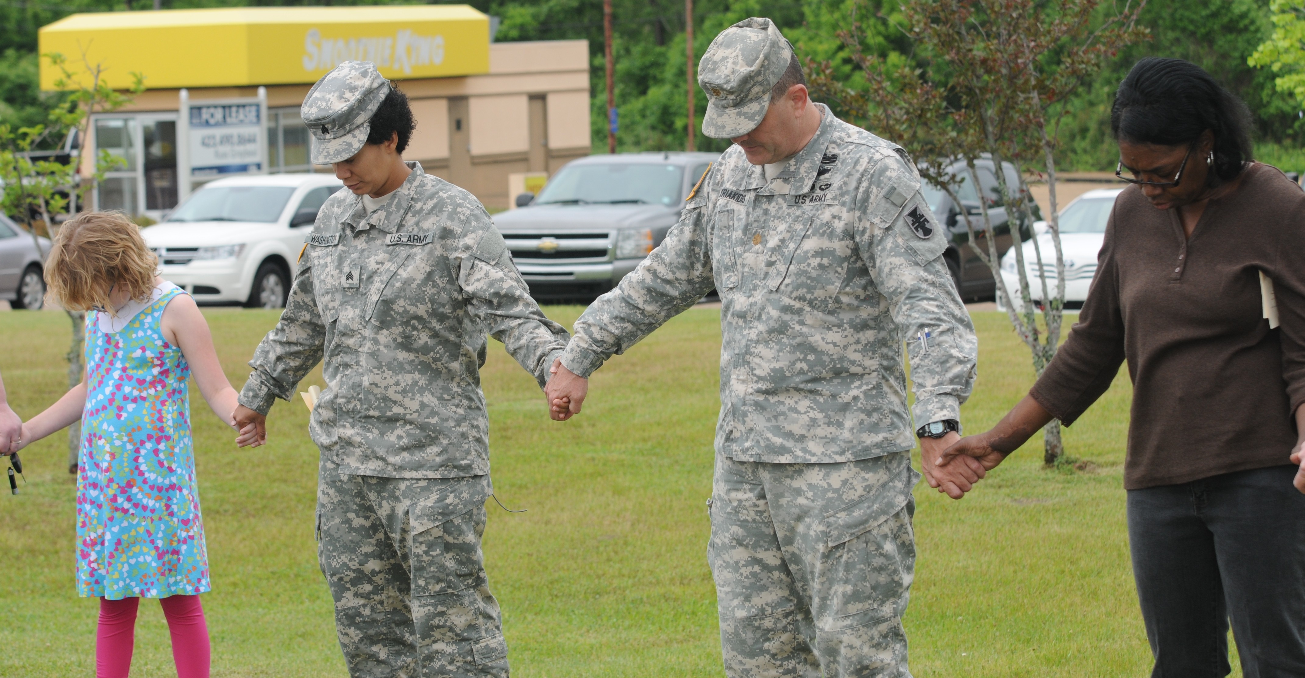 412th Theater Engineer Command supports National Day of Prayer ...