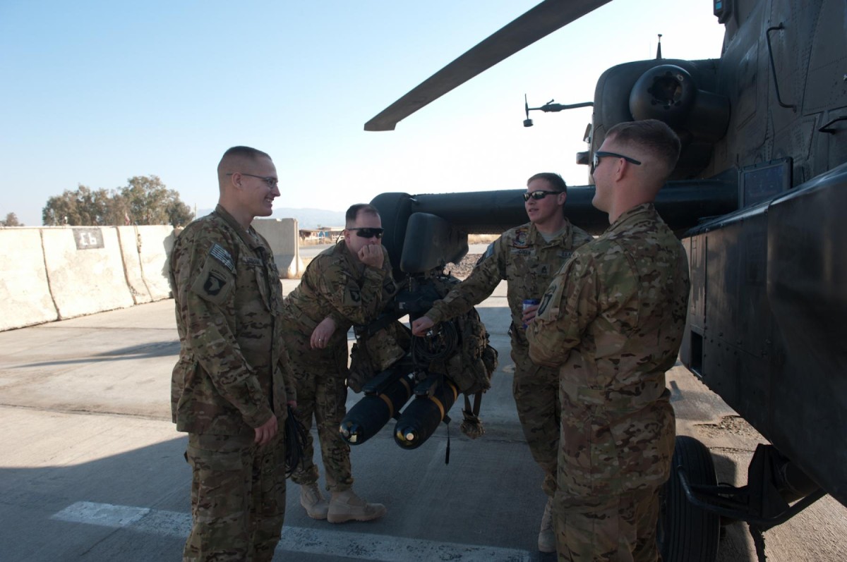 No Mercy soldiers go beyond the flight line | Article | The United ...